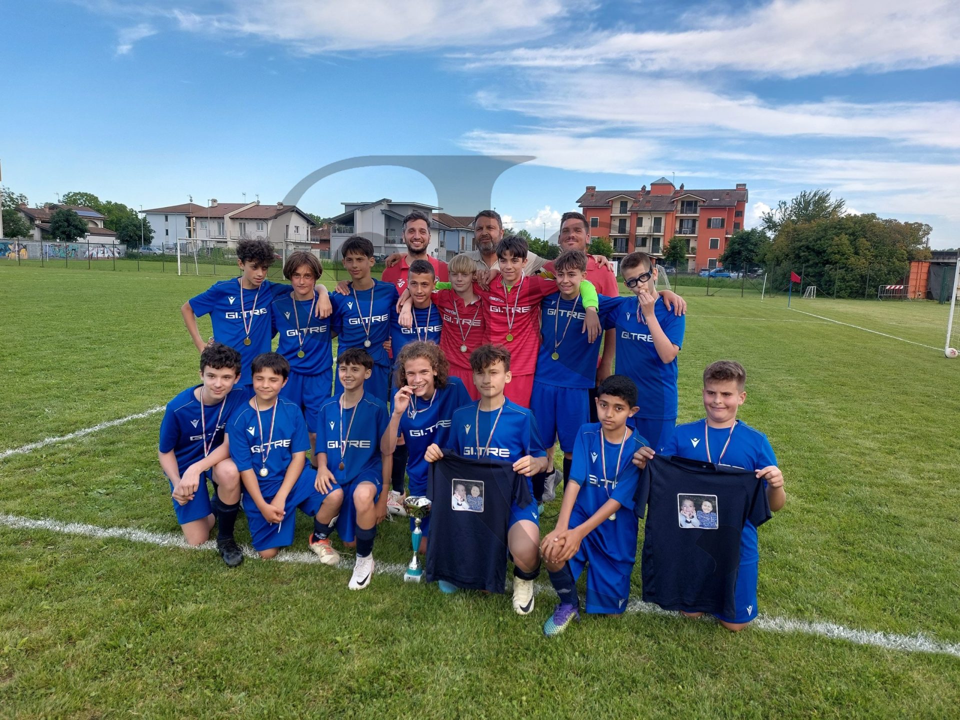 Palloncini colorati in cielo in ricordo di Samuele e Francesco - Il ...